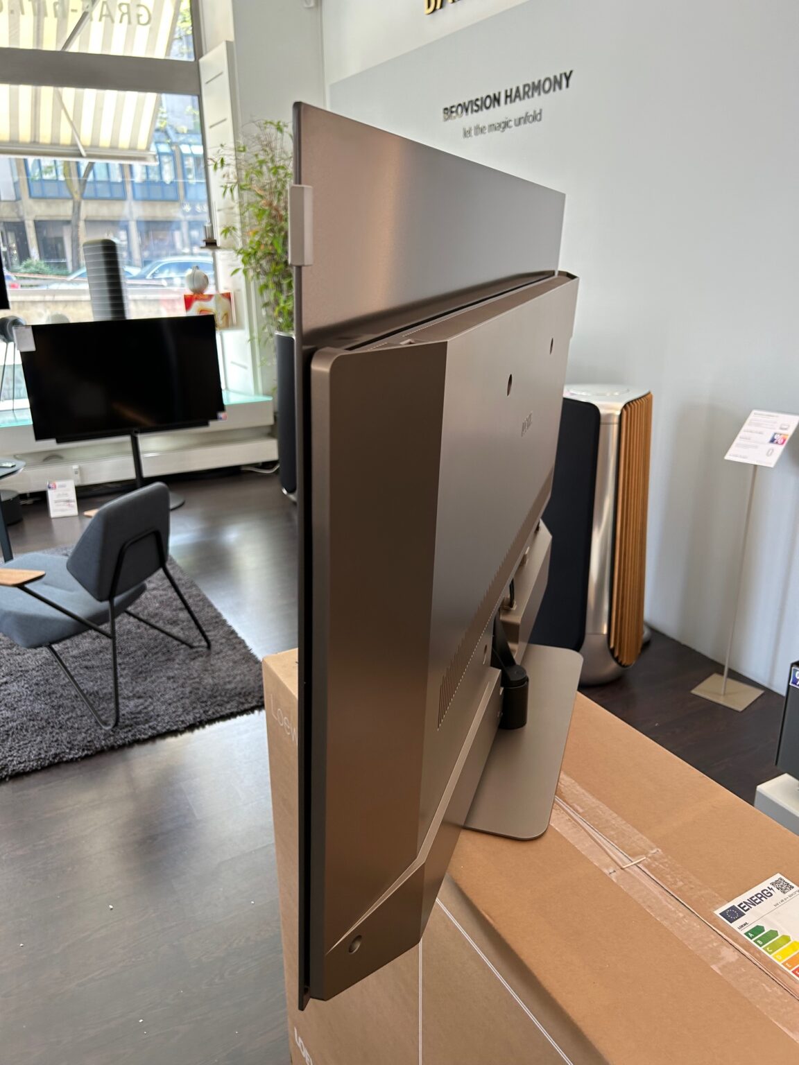 Loewe bild v. 48 dr+ Bronze - jetzt in Stuttgart testen und kaufen